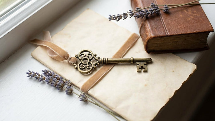 Key Design Trends for Event Keepsakes: From Classic Keys to Modern Met ...